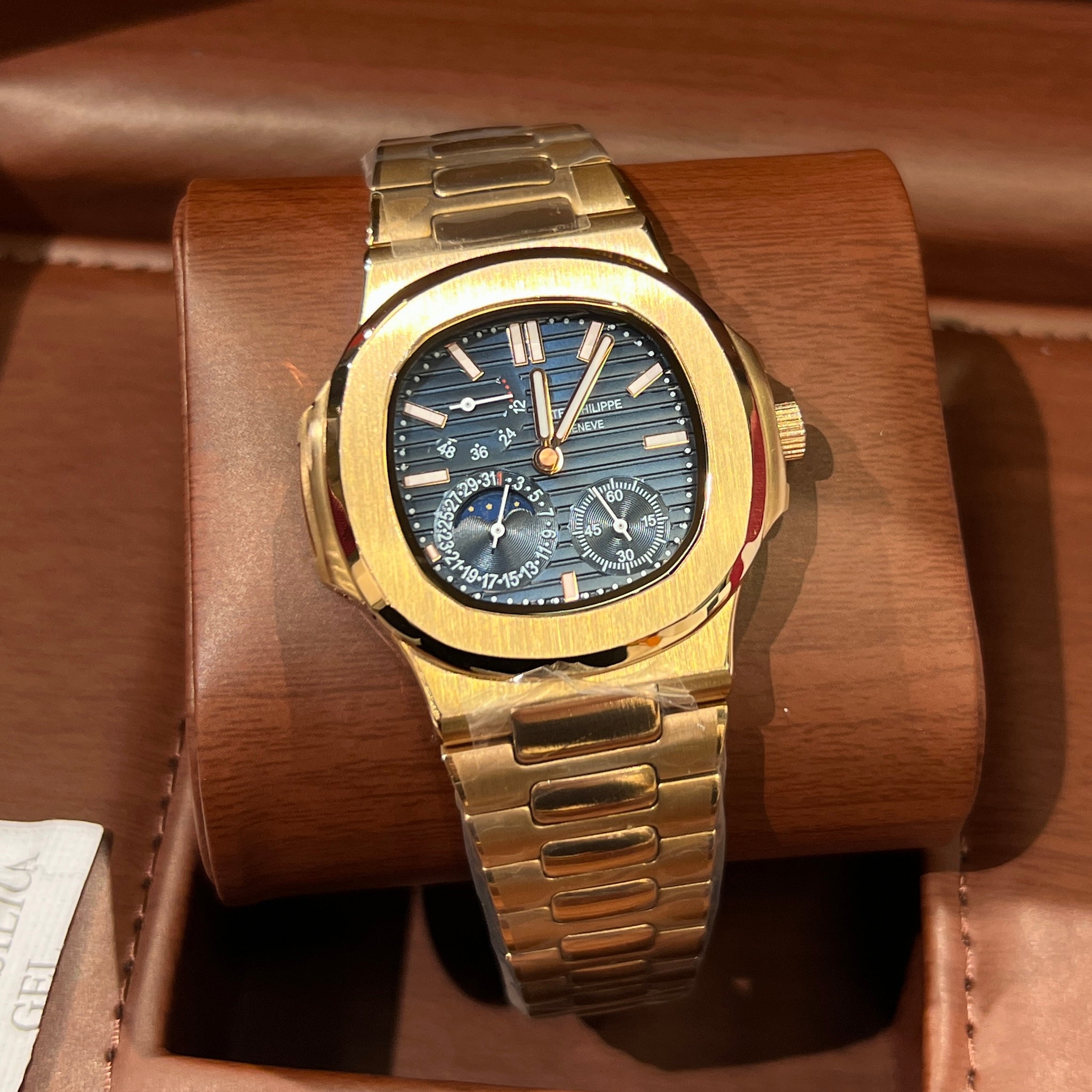 PP MASTER PLUS WATCH WITH BOX – Achicheezay.pk